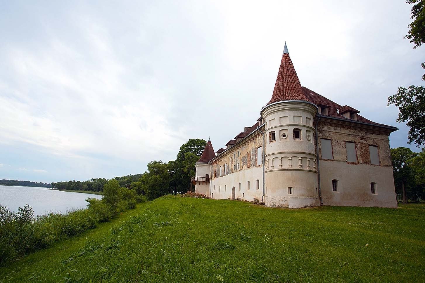 Siesikų dvaras - pilis - Travelinfo.lt